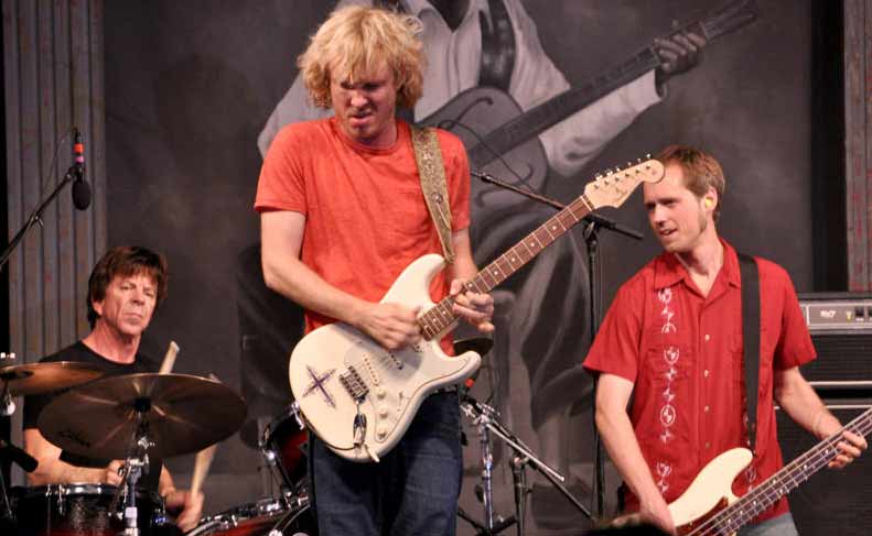 Kenny Wayne Shepherd - The Legends, Family and Live In Chicago - Glide ...