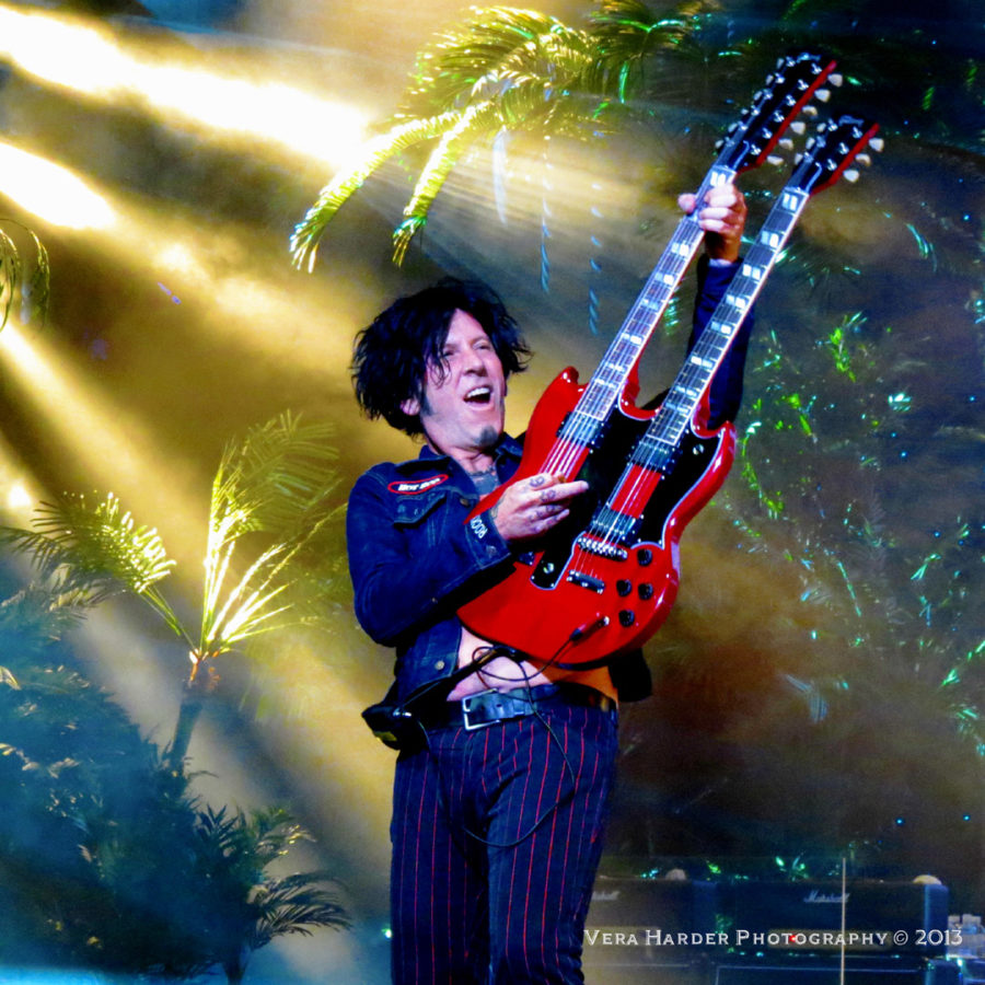 Tracii Guns Talks Guitars, Rock Stars and Creating New Music (INTERVIEW ...