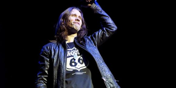 Slash, Alter Bridge & Solo Artist - Myles Kennedy Fronts It All ...