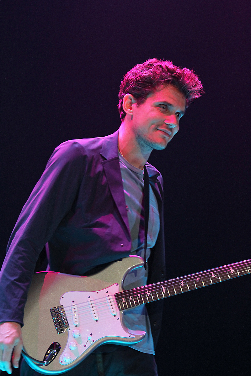 John Mayer Gives Full Band, Solo Acoustic and Trio Setups Fervent ...