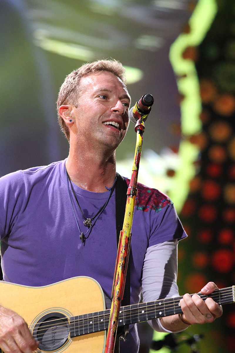 Coldplay Splashes Colors & Theatrics at Minneapolis' U.S. Bank Stadium ...
