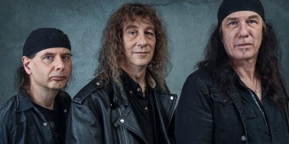 Anvil Goes 41 Years Strong With 'Pounding The Pavement' - An Interview ...