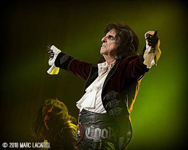 Alice Cooper Brings Iconic Rock and Roll Show to Boston's Wang Theatre ...
