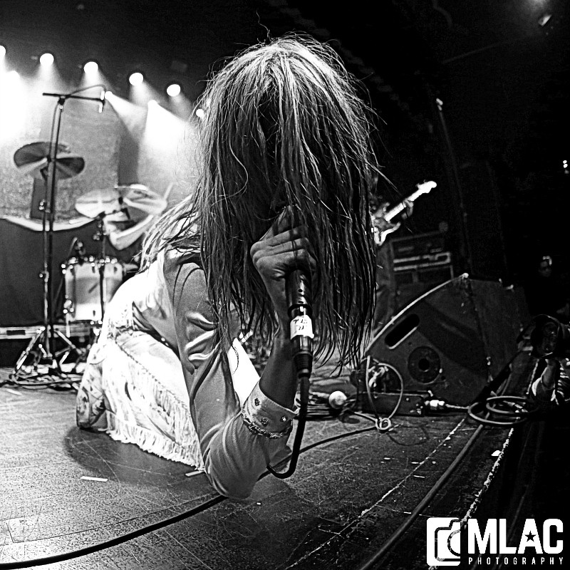 Starcrawler Led By Arrow de Wilde Slithers And Charms At Boston's ...