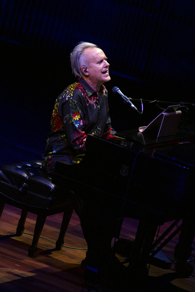 80's Synth Pop Legend Howard Jones Honors Wistful Sound & Glowing ...