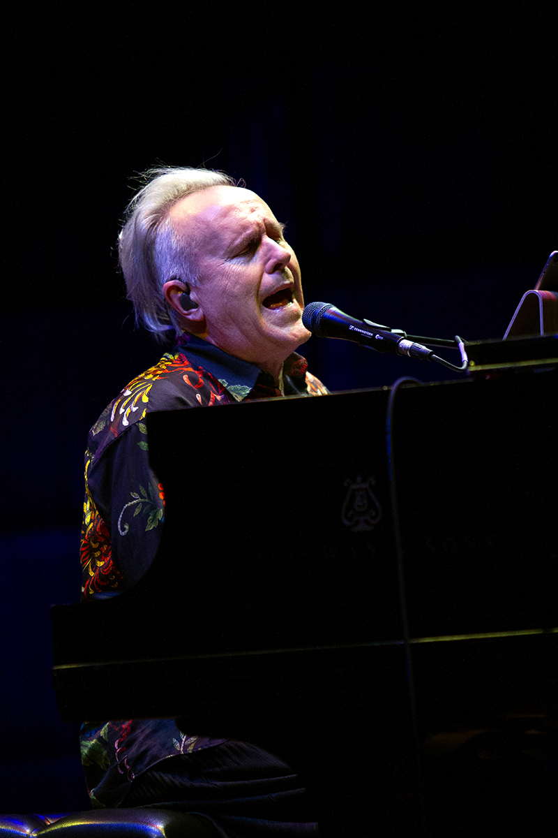 80's Synth Pop Legend Howard Jones Honors Wistful Sound & Glowing ...